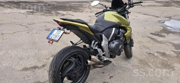 Хонда CB 1000R 2009 в Резекне, объемом двигателя 1.00 л и пробегом 0 тыс. км за 3500 €, фото 4 на AUTOMOTO.COM.LV