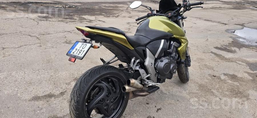 Honda CB 1000R 2009 in Rezekne, with an engine capacity of 1.00 L and mileage of 0 thousand km for 3500 €, photo 5 on AUTOMOTO.COM.LV