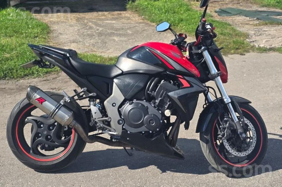 Honda CB 1000R 2009 in Riga, with an engine capacity of 1.00 L and mileage of 0 thousand km for 4350 €, photo 8 on AUTOMOTO.COM.LV
