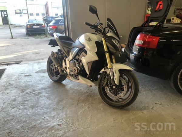 Хонда CB 1000R 2011 в Рига, объемом двигателя 1.00 л и пробегом 0 тыс. км за 5500 €, фото 5 на AUTOMOTO.COM.LV