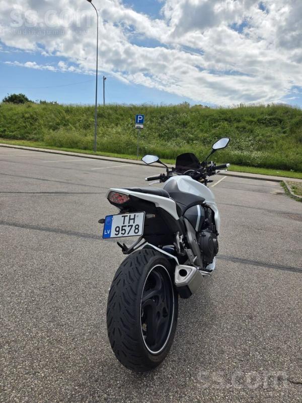 Хонда CB 1000R 2011 в Даугавпилс, объемом двигателя 1.00 л и пробегом 0 тыс. км за 6000 €, фото 4 на AUTOMOTO.COM.LV