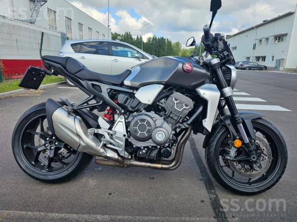 Хонда CB 1000R 2018 в Рига, объемом двигателя 1.00 л и пробегом 0 тыс. км за 6500 €, фото 1 на AUTOMOTO.COM.LV