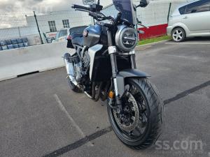 Honda CB 1000R 2018 in Riga, with an engine capacity of 1.00 L and mileage of 0 thousand km for 6500 €, photo 3 on AUTOMOTO.COM.LV