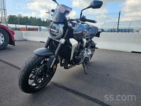 Хонда CB 1000R 2018 в Рига, объемом двигателя 1.00 л и пробегом 0 тыс. км за 6500 €, фото 3 на AUTOMOTO.COM.LV