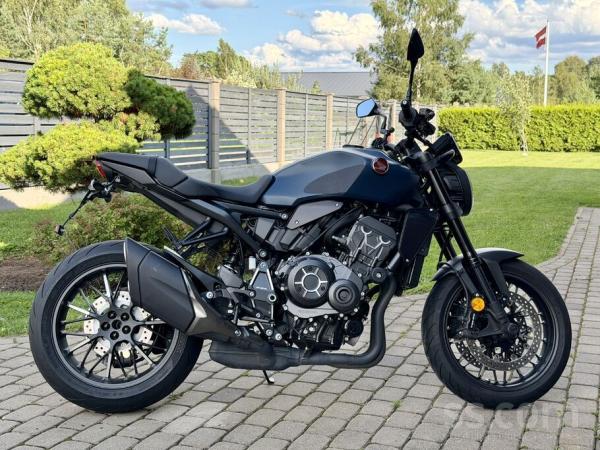 Honda CB 1000R 2023 in Ogre, with an engine capacity of 1.00 L and mileage of 0 thousand km for 9200 €, photo 6 on AUTOMOTO.COM.LV