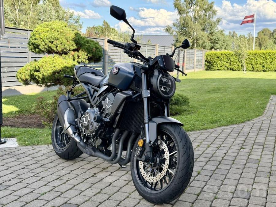Honda CB 1000R 2023 in Ogre, with an engine capacity of 1.00 L and mileage of 0 thousand km for 9200 €, photo 8 on AUTOMOTO.COM.LV