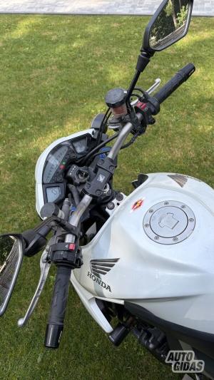 White Honda CB 1000R 2009 in Gargzdai, with an engine capacity of 0.00 L and mileage of 40 thousand km for 4100 €, photo 6 on AUTOMOTO.COM.LV