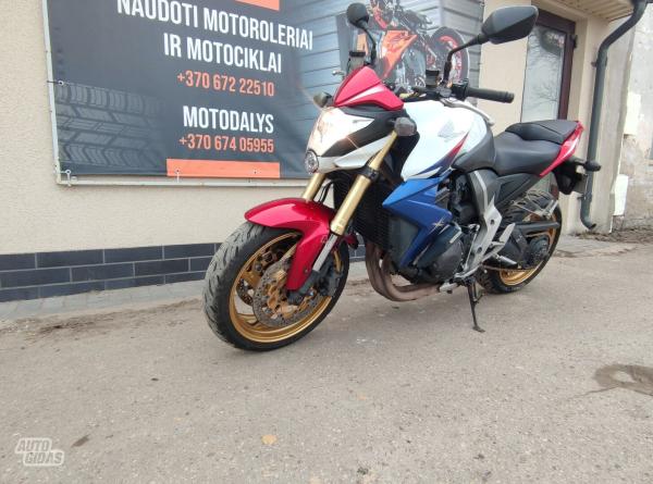 Белый Хонда CB 1000R 2011 в Паневежис, объемом двигателя 1.00 л и пробегом 0 тыс. км за 3750 €, фото 2 на AUTOMOTO.COM.LV