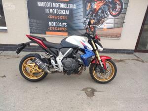 Balts Honda CB 1000R 2011 Panevēža, ar dzinēja tilpumu 1.00 L un nobraukumu 0 tūkst. km par 3750 €, foto 4 vietnē AUTOMOTO.COM.LV