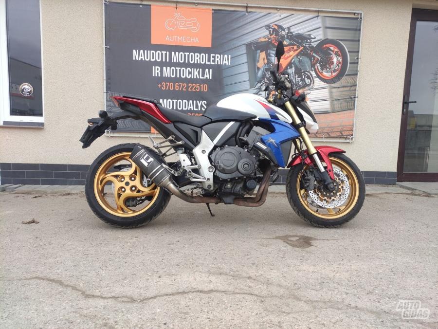 Balts Honda CB 1000R 2011 Panevēža, ar dzinēja tilpumu 1.00 L un nobraukumu 0 tūkst. km par 3750 €, foto 6 vietnē AUTOMOTO.COM.LV