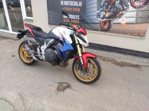 Balts Honda CB 1000R 2011 Panevēža, ar dzinēja tilpumu 1.00 L un nobraukumu 0 tūkst. km par 3750 €, foto 7 vietnē AUTOMOTO.COM.LV
