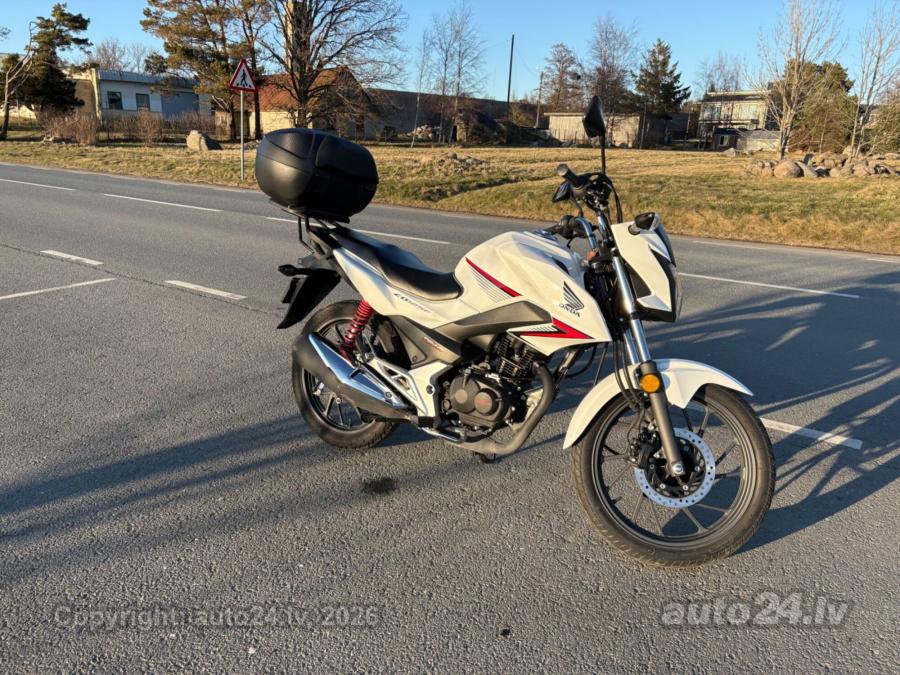 Melns Honda CB 125 2019 Tallina, ar dzinēja tilpumu 0.13 L un nobraukumu 6 tūkst. km par 3500 €, foto 1 vietnē AUTOMOTO.COM.LV