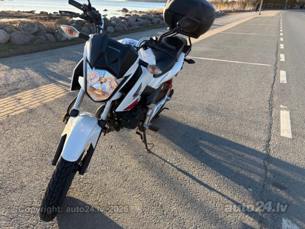 Melns Honda CB 125 2019 Tallina, ar dzinēja tilpumu 0.13 L un nobraukumu 6 tūkst. km par 3500 €, foto 6 vietnē AUTOMOTO.COM.LV