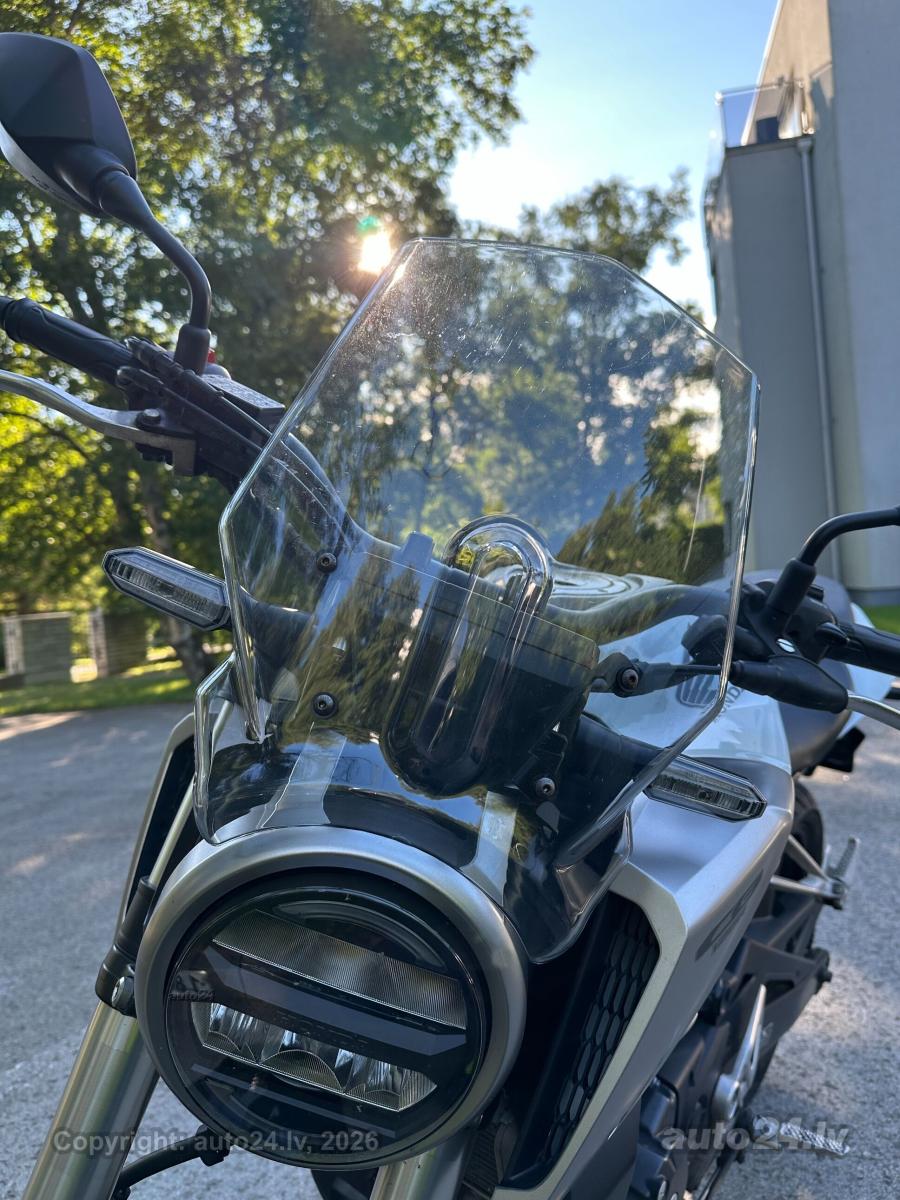 Black Honda CB 125 2020 in Tallinn, with an engine capacity of 0.13 L and mileage of 21 thousand km for 2600 €, photo 4 on AUTOMOTO.COM.LV