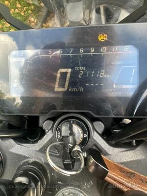Black Honda CB 125 2020 in Tallinn, with an engine capacity of 0.13 L and mileage of 21 thousand km for 2600 €, photo 7 on AUTOMOTO.COM.LV