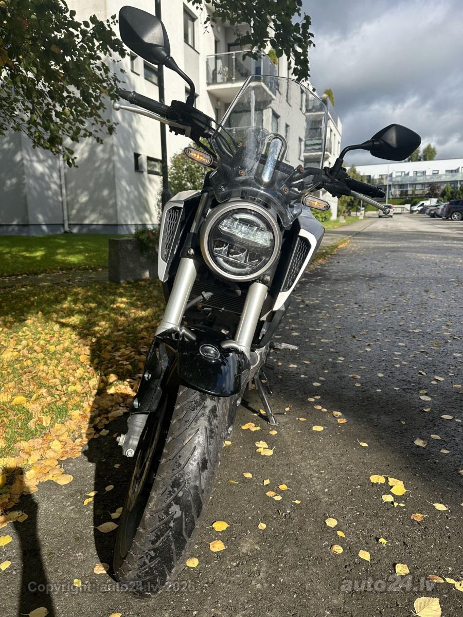 Black Honda CB 125 2020 in Tallinn, with an engine capacity of 0.13 L and mileage of 21 thousand km for 2600 €, photo 9 on AUTOMOTO.COM.LV