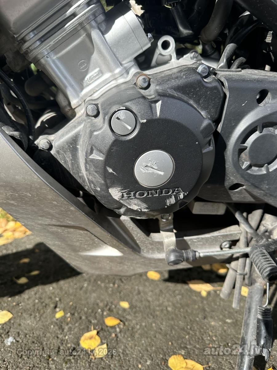 Black Honda CB 125 2020 in Tallinn, with an engine capacity of 0.13 L and mileage of 21 thousand km for 2600 €, photo 17 on AUTOMOTO.COM.LV