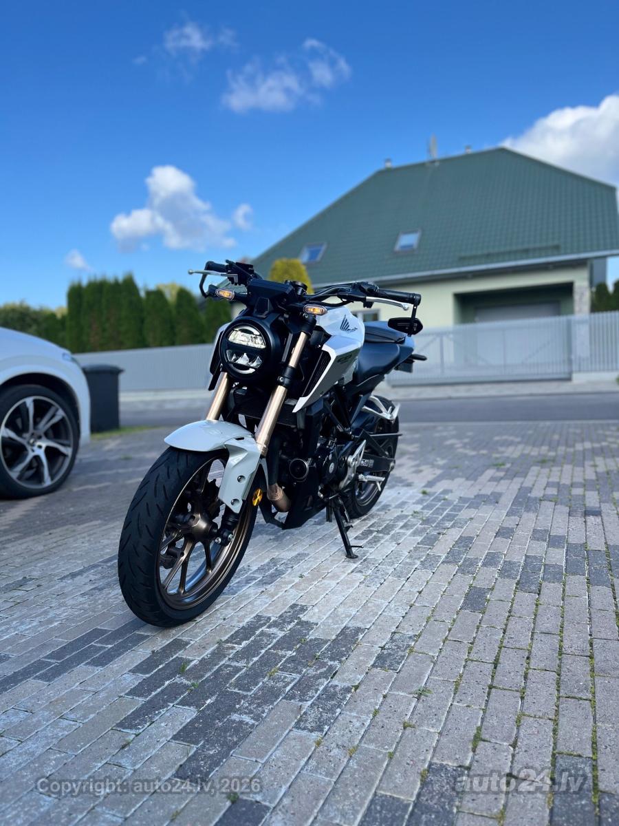 Grey Honda CB 125 2022 in Tallinn, with an engine capacity of 0.13 L and mileage of 18 thousand km for 4000 €, photo 1 on AUTOMOTO.COM.LV