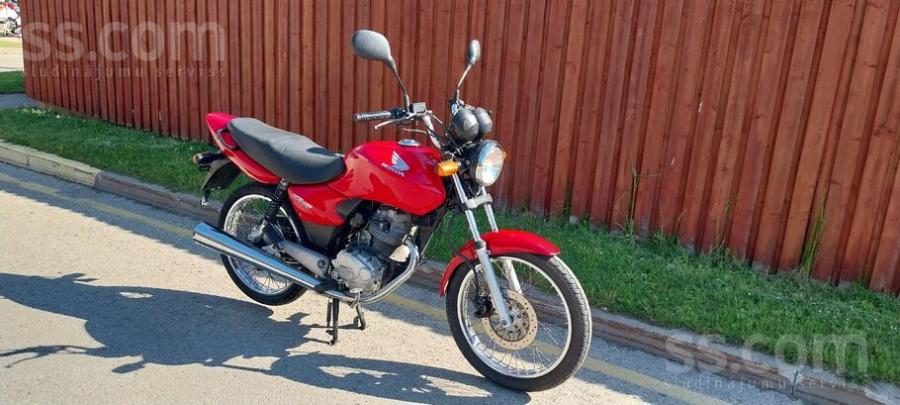 Хонда CB 125 2004 в Цесис, объемом двигателя 0.13 л и пробегом 0 тыс. км за 1500 €, фото 1 на AUTOMOTO.COM.LV