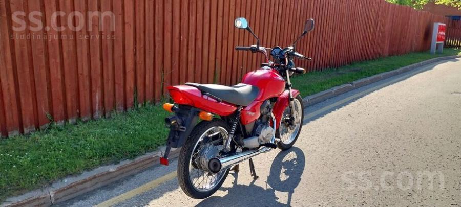 Хонда CB 125 2004 в Цесис, объемом двигателя 0.13 л и пробегом 0 тыс. км за 1500 €, фото 3 на AUTOMOTO.COM.LV