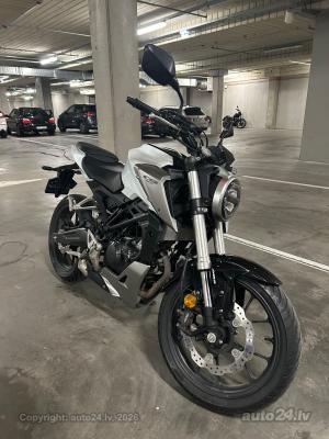White Honda CB 125 2020 in Tallinn, with an engine capacity of 0.13 L and mileage of 18 thousand km for 3200 €, photo  on AUTOMOTO.COM.LV