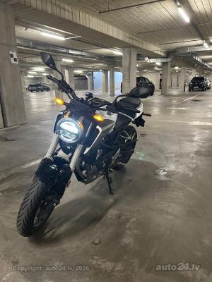 White Honda CB 125 2020 in Tallinn, with an engine capacity of 0.13 L and mileage of 18 thousand km for 3200 €, photo 3 on AUTOMOTO.COM.LV