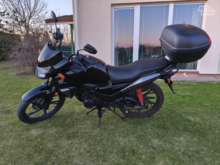 Black Honda CB 125F 2022 in Vilnius, with an engine capacity of 0.12 L and mileage of 19 thousand km for 1900 €, photo 1 on AUTOMOTO.COM.LV