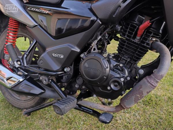 Black Honda CB 125F 2022 in Vilnius, with an engine capacity of 0.12 L and mileage of 19 thousand km for 1900 €, photo 4 on AUTOMOTO.COM.LV