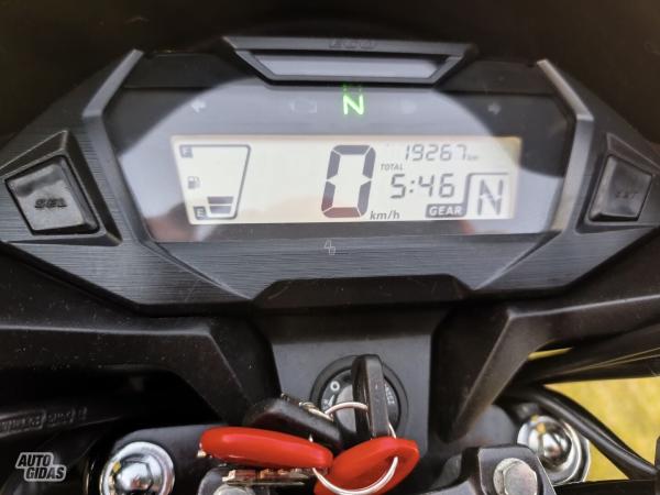 Black Honda CB 125F 2022 in Vilnius, with an engine capacity of 0.12 L and mileage of 19 thousand km for 1900 €, photo 5 on AUTOMOTO.COM.LV
