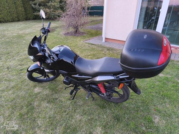 Black Honda CB 125F 2022 in Vilnius, with an engine capacity of 0.12 L and mileage of 19 thousand km for 1900 €, photo 6 on AUTOMOTO.COM.LV