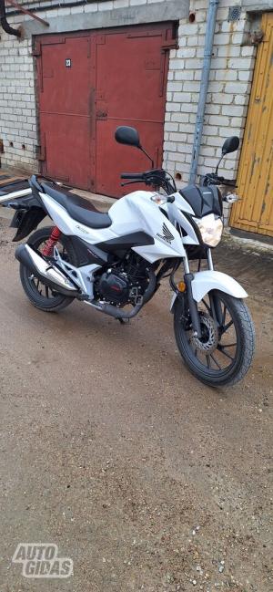 Balts Honda CB 125F 2018 Mažeikiai, ar dzinēja tilpumu 0.13 L un nobraukumu 6 tūkst. km par 2700 €, foto 2 vietnē AUTOMOTO.COM.LV