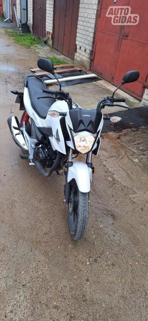 Balts Honda CB 125F 2018 Mažeikiai, ar dzinēja tilpumu 0.13 L un nobraukumu 9 tūkst. km par 2250 €, foto 4 vietnē AUTOMOTO.COM.LV