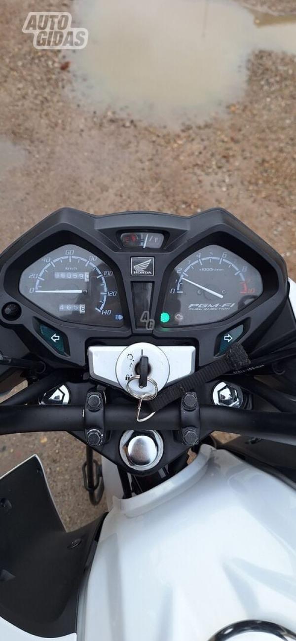 Balts Honda CB 125F 2018 Mažeikiai, ar dzinēja tilpumu 0.13 L un nobraukumu 9 tūkst. km par 2250 €, foto 5 vietnē AUTOMOTO.COM.LV