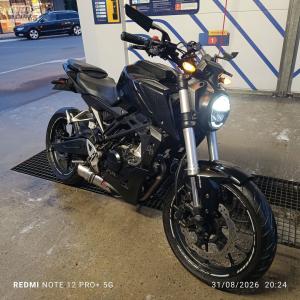 Black Honda CB 125R 2017 in Vilnius, with an engine capacity of 0.13 L and mileage of 38 thousand km for 2450 €, photo 6 on AUTOMOTO.COM.LV