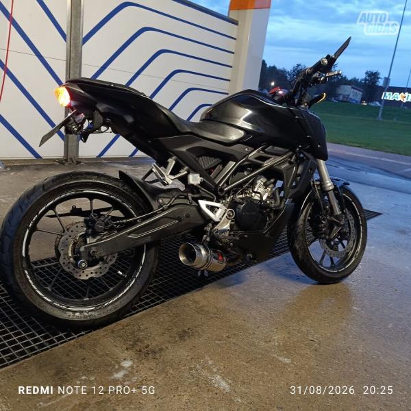 Black Honda CB 125R 2017 in Vilnius, with an engine capacity of 0.13 L and mileage of 38 thousand km for 2450 €, photo 8 on AUTOMOTO.COM.LV
