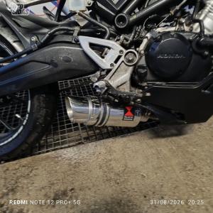 Black Honda CB 125R 2017 in Vilnius, with an engine capacity of 0.13 L and mileage of 38 thousand km for 2450 €, photo 9 on AUTOMOTO.COM.LV