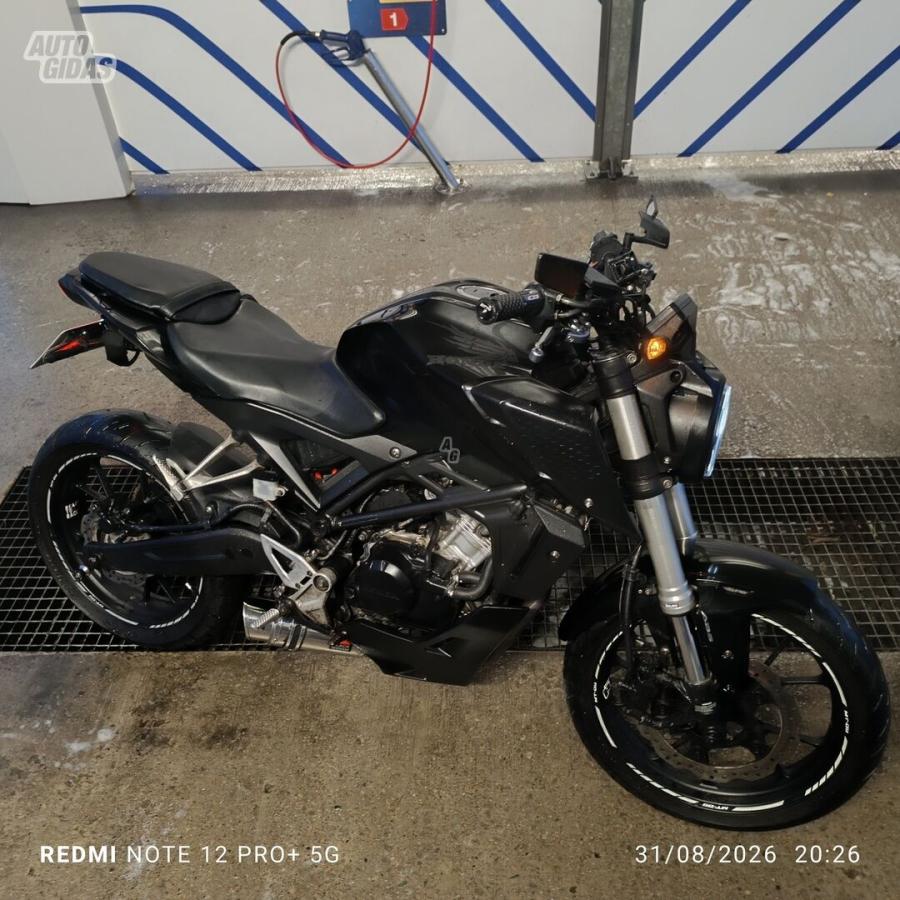 Black Honda CB 125R 2017 in Vilnius, with an engine capacity of 0.13 L and mileage of 38 thousand km for 2450 €, photo 16 on AUTOMOTO.COM.LV