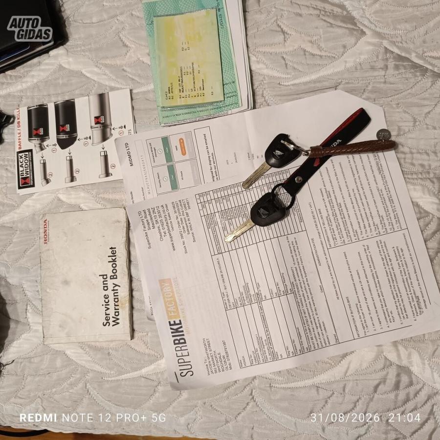 Black Honda CB 125R 2017 in Vilnius, with an engine capacity of 0.13 L and mileage of 38 thousand km for 2450 €, photo 17 on AUTOMOTO.COM.LV