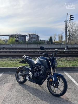 Синий Хонда CB 125R 2023 в Шяуляй, объемом двигателя 0.13 л и пробегом 11 тыс. км за 4300 €, фото 4 на AUTOMOTO.COM.LV