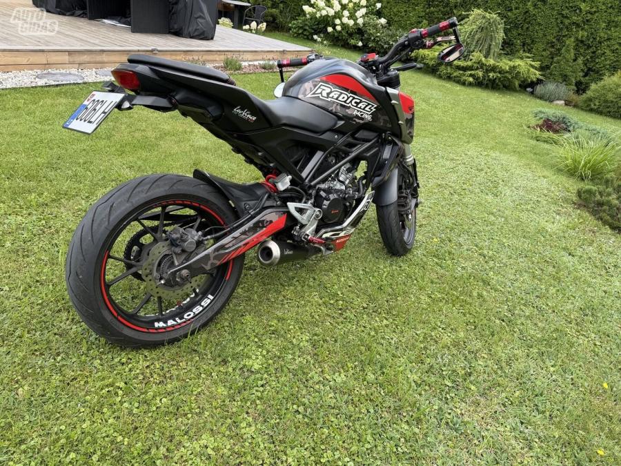 Серый Хонда CB 125R 2019 в Каунас, объемом двигателя 0.13 л и пробегом 20 тыс. км за 2800 €, фото 4 на AUTOMOTO.COM.LV