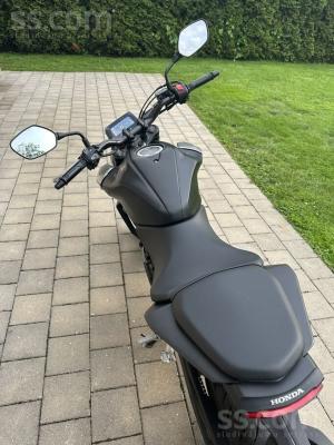 Honda CB 125R 2020 in Riga, with an engine capacity of 0.13 L and mileage of 0 thousand km for 4200 €, photo 3 on AUTOMOTO.COM.LV