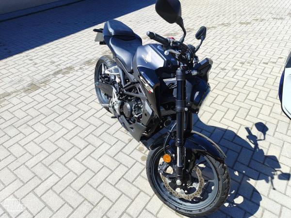 Honda CB 125R 2025 in Telschi, with an engine capacity of 0.00 L and mileage of 0 thousand km for 3950 €, photo 5 on AUTOMOTO.COM.LV