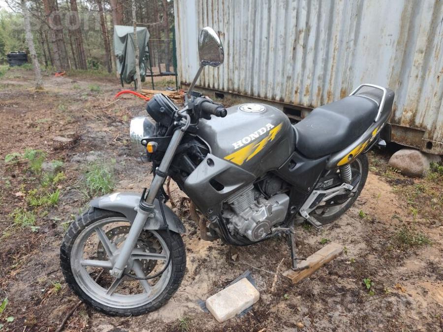 Honda CB 500 1997 in Tukums, with an engine capacity of 0.50 L and mileage of 0 thousand km for 2000 €, photo 1 on AUTOMOTO.COM.LV