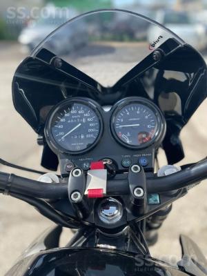 Хонда CB 500 1999 в Рига, объемом двигателя 0.50 л и пробегом 0 тыс. км за 1950 €, фото 6 на AUTOMOTO.COM.LV