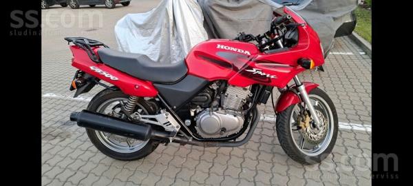 Honda CB 500 2000 in Riga, with an engine capacity of 0.50 L and mileage of 0 thousand km for 1350 €, photo 1 on AUTOMOTO.COM.LV