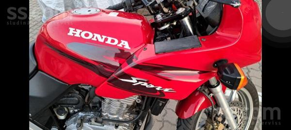 Honda CB 500 2000 in Riga, with an engine capacity of 0.50 L and mileage of 0 thousand km for 1350 €, photo 4 on AUTOMOTO.COM.LV