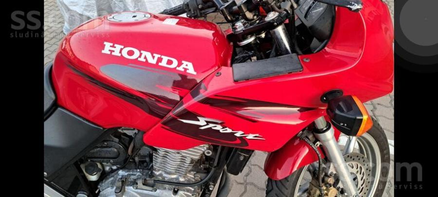 Honda CB 500 2000 in Riga, with an engine capacity of 0.50 L and mileage of 0 thousand km for 1350 €, photo 5 on AUTOMOTO.COM.LV