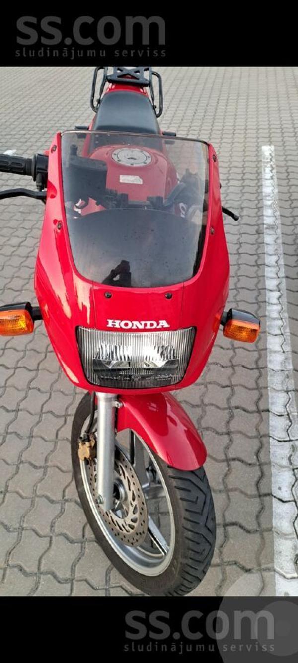 Honda CB 500 2000 in Riga, with an engine capacity of 0.50 L and mileage of 0 thousand km for 1350 €, photo 6 on AUTOMOTO.COM.LV