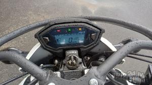 White Honda CB 500 2015 in Tallinn, with an engine capacity of 0.47 L and mileage of 38 thousand km for 3400 €, photo 4 on AUTOMOTO.COM.LV