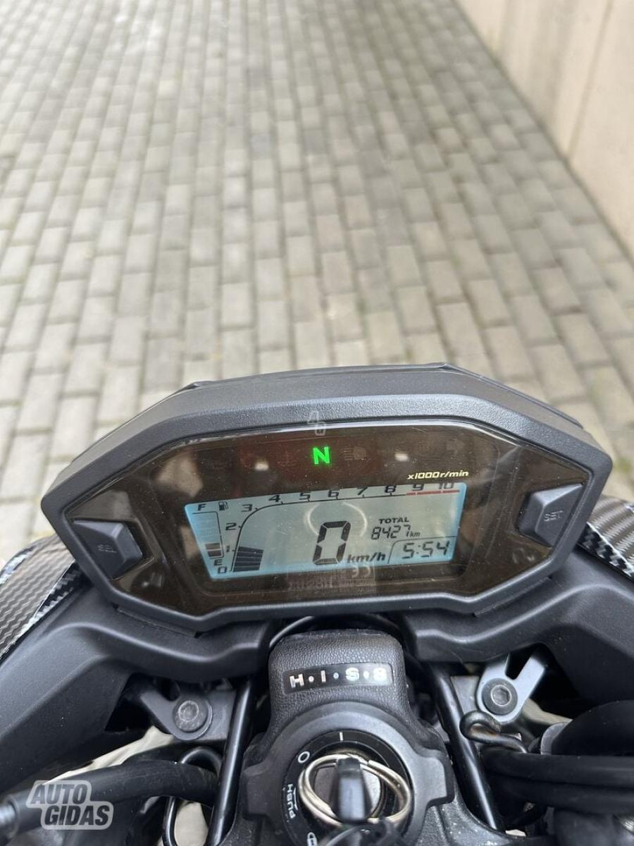 Black Honda CB 500F 2017 in Klaipeda, with an engine capacity of 0.50 L and mileage of 8 thousand km for 3850 €, photo 4 on AUTOMOTO.COM.LV